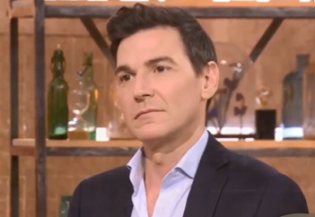 Harold Hessel : le commissaire-priseur d'Affaire conclue dévoile sa vie ...