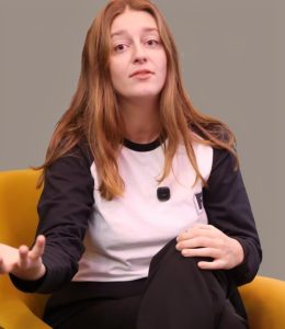 Ambre Chalumeau : compagnon, vie privée et portrait d'une chroniqueuse ...